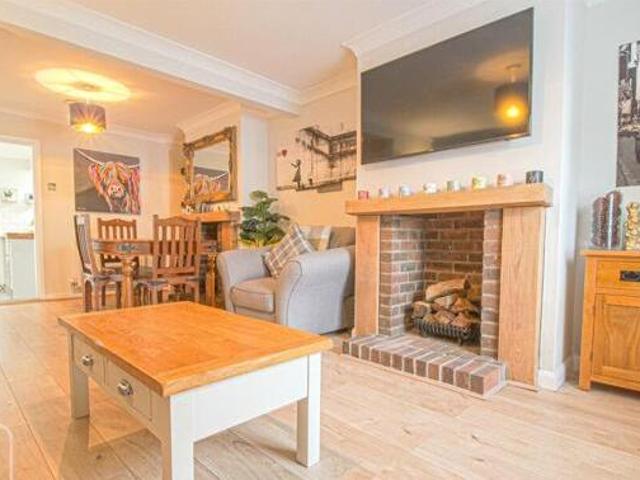 3 Bedroom Terraced House For Rent In Clacton on sea, Essex