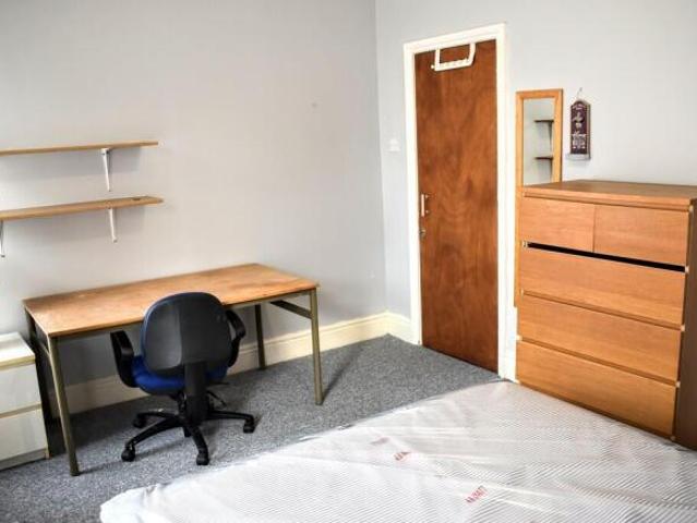 3 bedroom terraced house for rent in Claremont Road, Rusholme, Manchester, M14