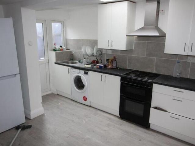 3 bedroom terraced house for rent in Clarence Street, Southall, UB2