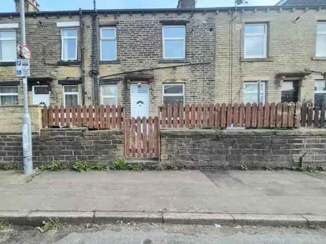 3 bedroom terraced house for rent in Clay Street, HALIFAX, HX1