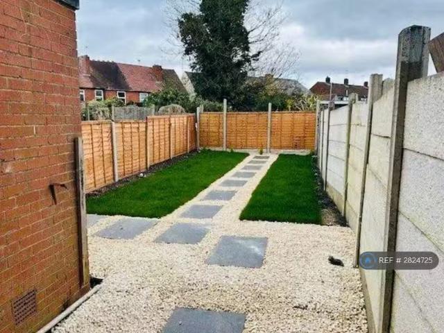 3 bedroom terraced house for rent in Clement Road, Halesowen.