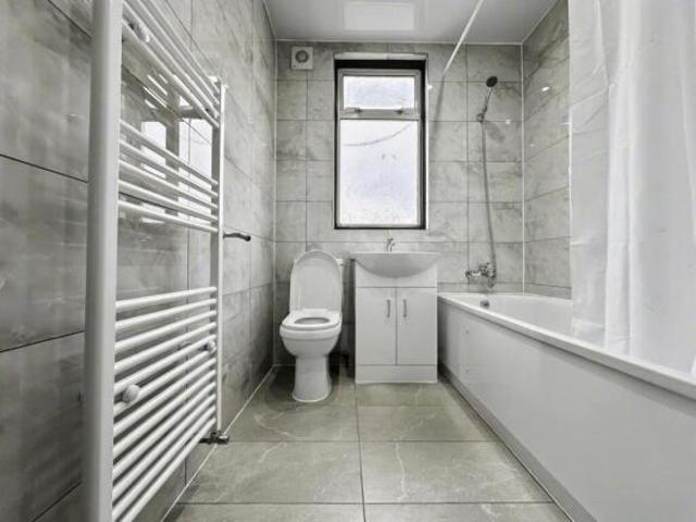 3 bedroom terraced house for rent in Clifton Avenue, Wembley, HA9