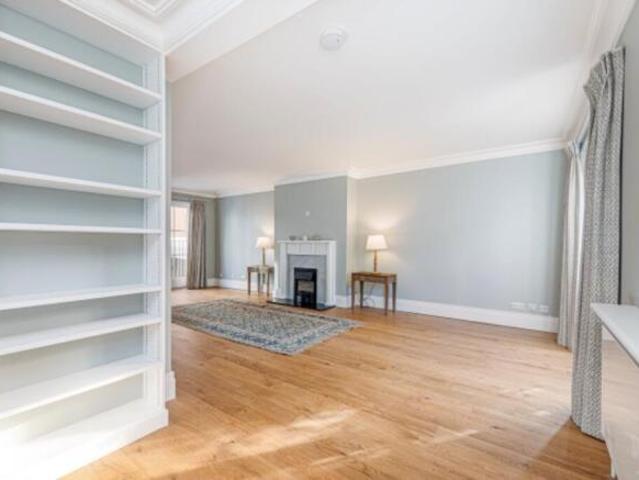 3 bedroom terraced house for rent in Clifton Gate, Hollywood Road, London, SW10