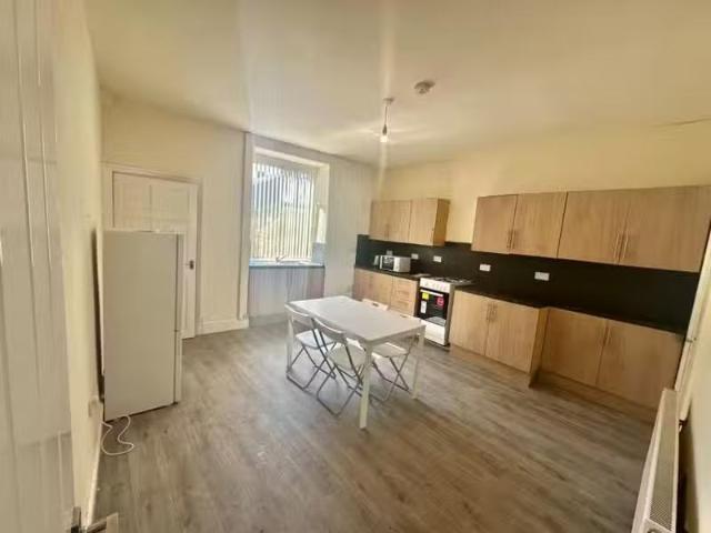 3 bedroom terraced house for rent in Cloverhill Road, Nelson.