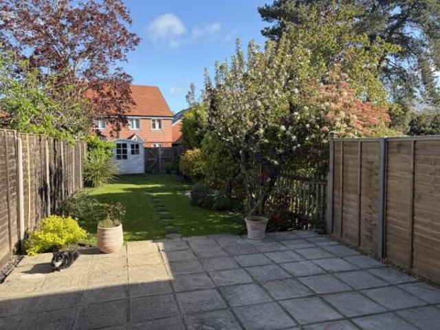 3 bedroom terraced house for rent in Cranstoun Close, Guildford, GU3