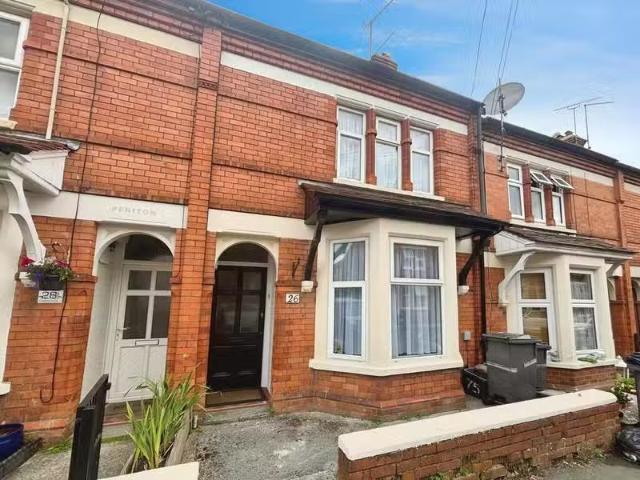 3 bedroom terraced house for rent in Crofton Park, BA21