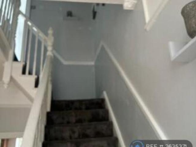3 bedroom terraced house for rent in Crofton Road, London, E13