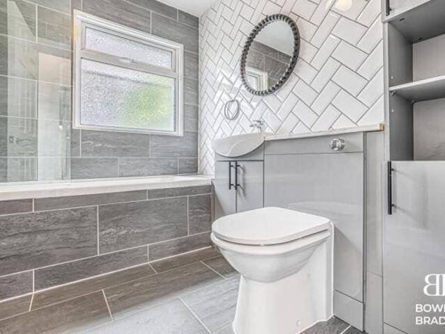 3 bedroom terraced house for rent in Cromer Road, Romford, RM7