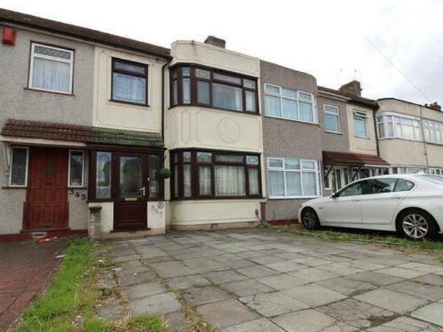 3 bedroom terraced house for rent in Crow Lane Romford RM7