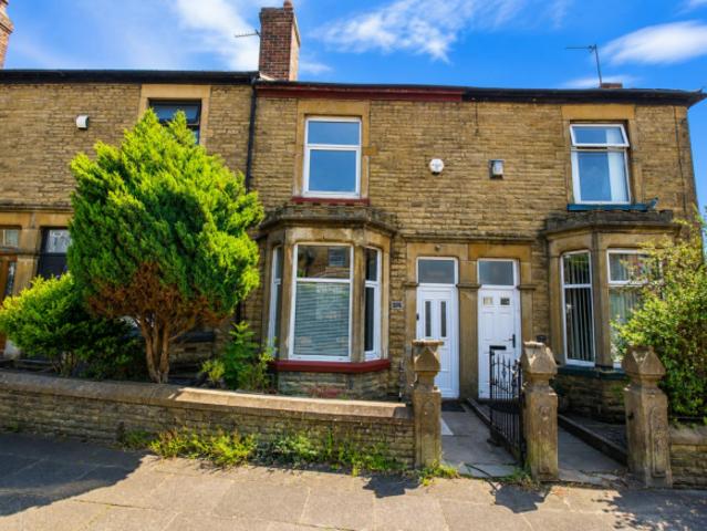 3 bedroom terraced house for rent in Crown Lane, Horwich, BL6
