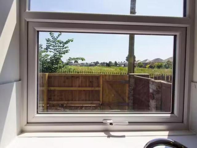 3 bedroom terraced house for rent in Crown Lane, Horwich, BL6