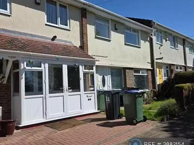 3 bedroom terraced house for rent in Cumberland Road, Oldbury.