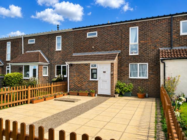 3 bedroom terraced house for rent in Anglesey Close, Basingstoke, RG24