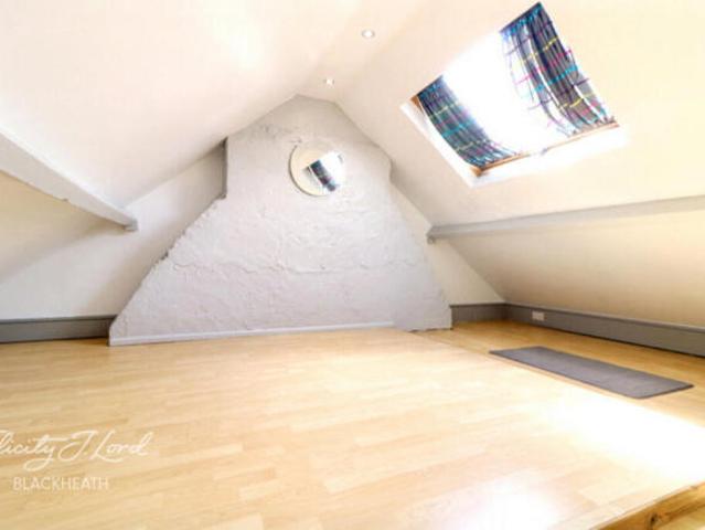 3 bedroom terraced house for rent in Ankerdine Crescent, LONDON, SE18