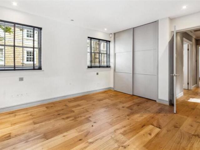 3 bedroom terraced house for rent in Ansdell Terrace, High Street Kensington, W8