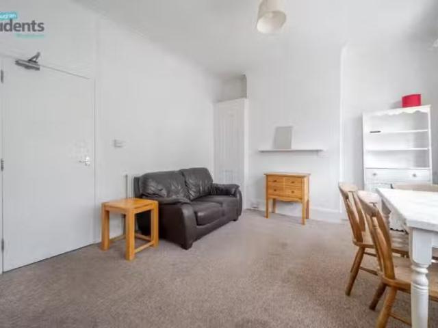 3 bedroom terraced house for rent in Abbey Road, Brighton, BN2