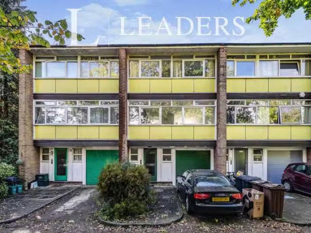 3 bedroom terraced house for rent in Abbots Park, AL1