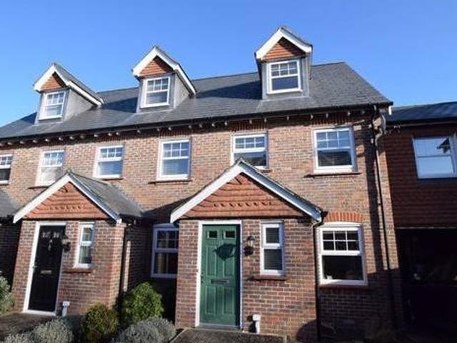 3 bedroom terraced house for rent in Alton GU34
