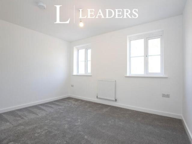 3 bedroom terraced house for rent in Alwyn Close, Northampton, Northamptonshire, NN2