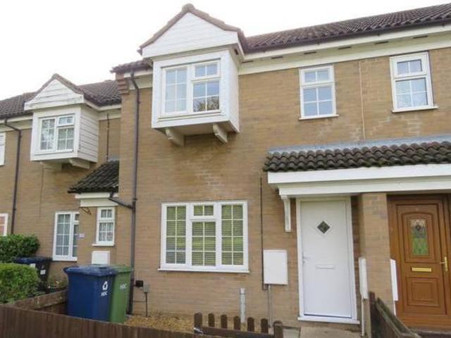 3 bedroom terraced house for rent in Alwyn Close St Ives Huntingdon Cambs PE27