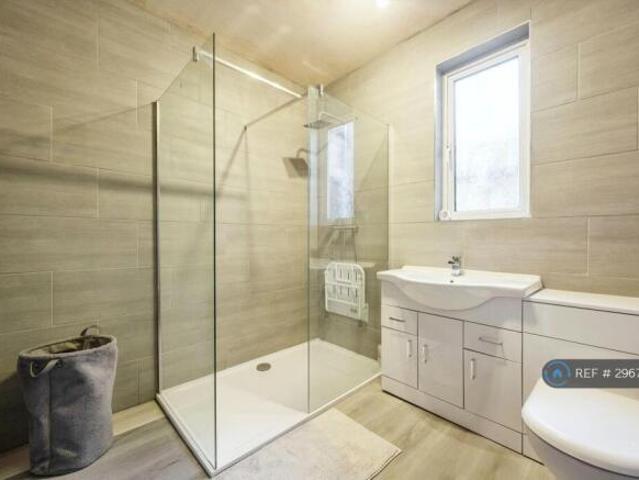 3 bedroom terraced house for rent in Albany Road, Doncaster, DN4