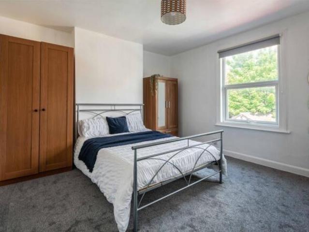 3 bedroom terraced house for rent in Albert Road, Notttingham, NG7