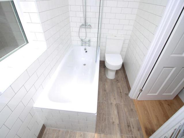 3 bedroom terraced house for rent in Albert Square, London, E15