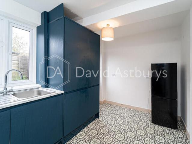 3 bedroom terraced house for rent in Alexandra Road, Seven Sisters, London, N15