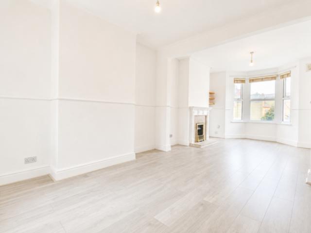 3 bedroom terraced house for rent in Allen Road, Northampton NN1 4NB, NN1