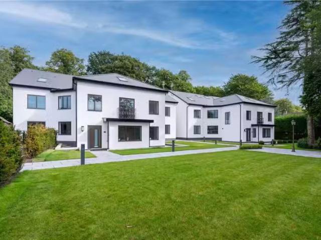 3 bedroom terraced house for rent in Allerton Road, Calderston.
