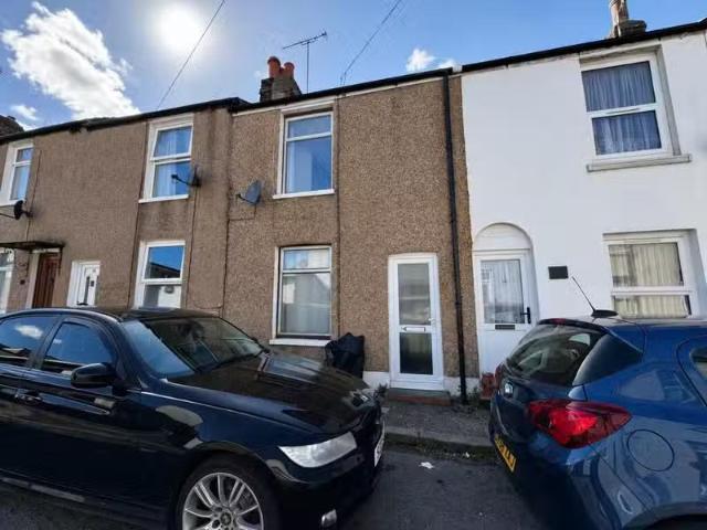 3 bedroom terraced house for rent in Alma Road, Ramsgate, Kent.