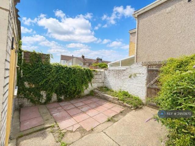 3 bedroom terraced house for rent in Alma Road, Sheerness, ME12