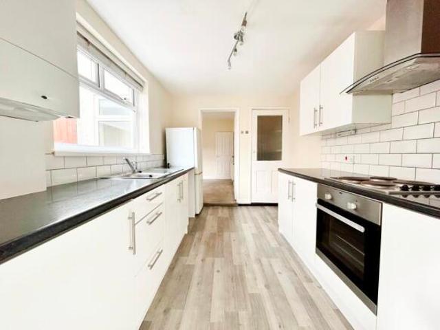 3 bedroom terraced house for rent in Alstone Avenue, Cheltenham, GL51