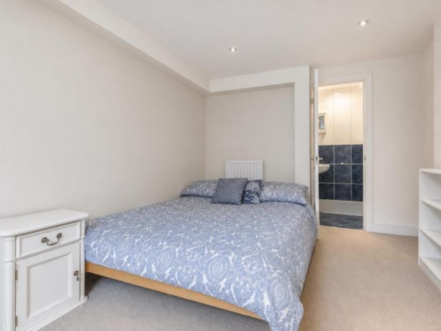 3 bedroom terraced house for rent in Argie Road, Burley, LS4