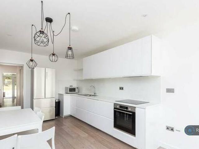 3 bedroom terraced house for rent in Arlesey Close London SW15