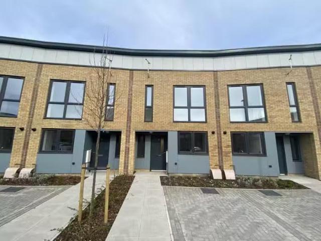 3 bedroom terraced house for rent in Arrow Lane, Newhaven, BN9