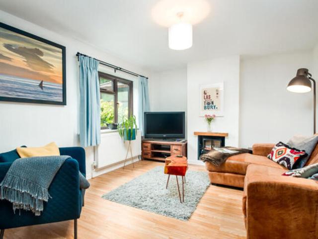 3 bedroom terraced house for rent in Ashley Avenue, Bath, BA1