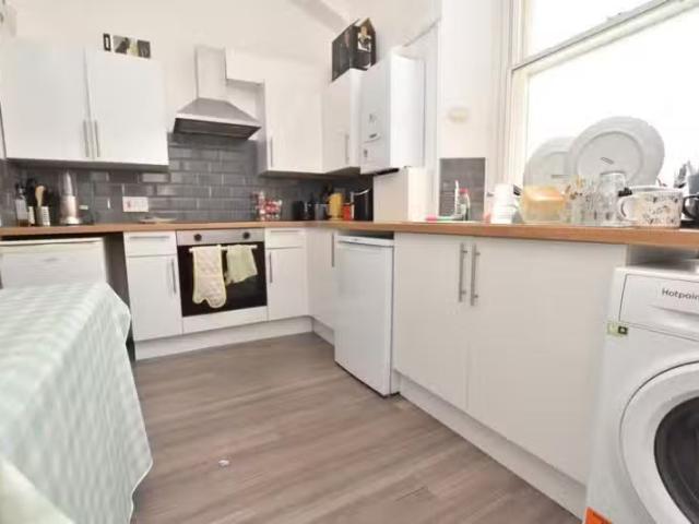 3 bedroom terraced house for rent in Ashley Hill, Flat A, Mont.
