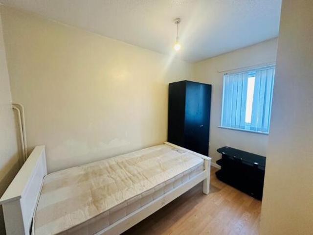 3 bedroom terraced house for rent in Ashwell Gardens, Nottingham, NG7 5FY, NG7