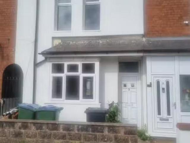 3 bedroom terraced house for rent in Auckland Road, Smethwick.