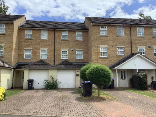3 bedroom terraced house for rent in Auctioneers Way, Southbridge, Northampton, NN1
