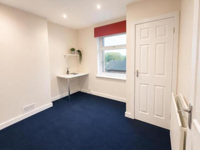 3 bedroom terraced house for rent in Aviary Place, Leeds, LS12