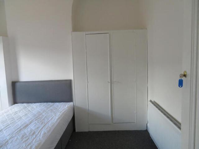 3 bedroom terraced house for rent in Avondale Road, Liverpool, L15