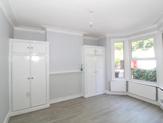 3 bedroom terraced house for rent in Boundary Road, Chatham, ME4