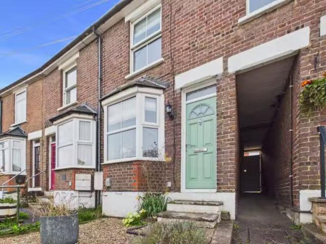 3 bedroom terraced house for rent in Bois Moor Road, Chesham.