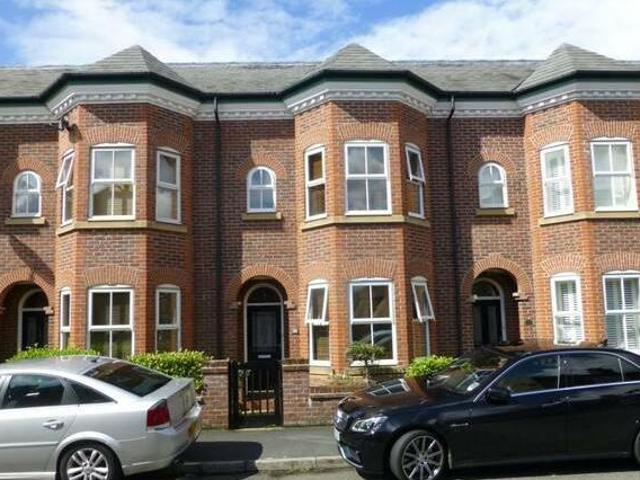 3 bedroom terraced house for rent in Bold Street Hale WA14