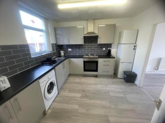 3 bedroom terraced house for rent in Boode Croft, L28