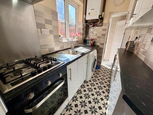 3 bedroom terraced house for rent in Boscombe Road, BIRMINGHAM, B11