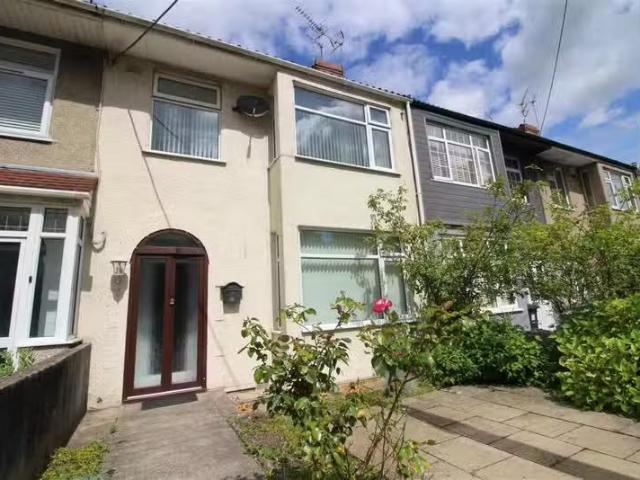 3 bedroom terraced house for rent in Baden Road, Kingswood S.