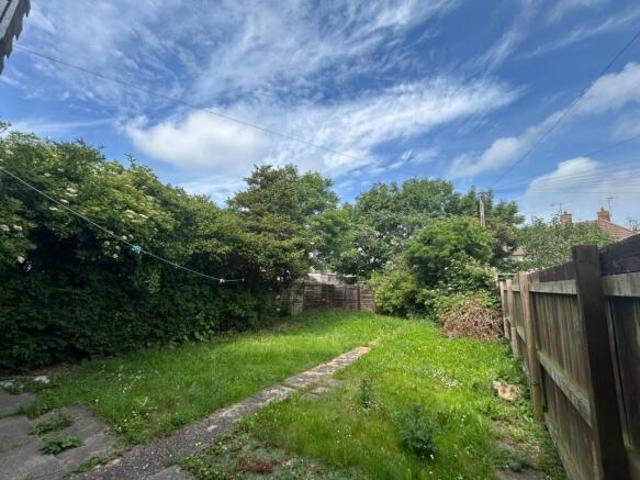 3 bedroom terraced house for rent in Bainbridge Avenue, Hull, HU9